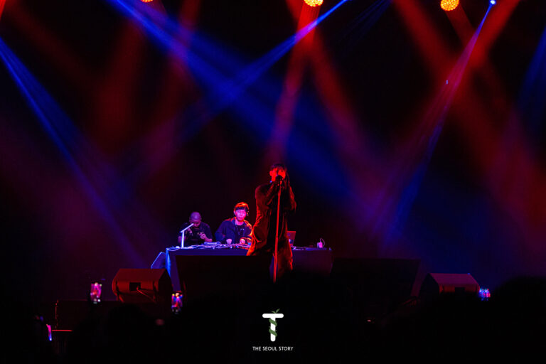 [SINGAPORE] Dean & Tabber Electrify at First Sold-Out Asia Concert ...