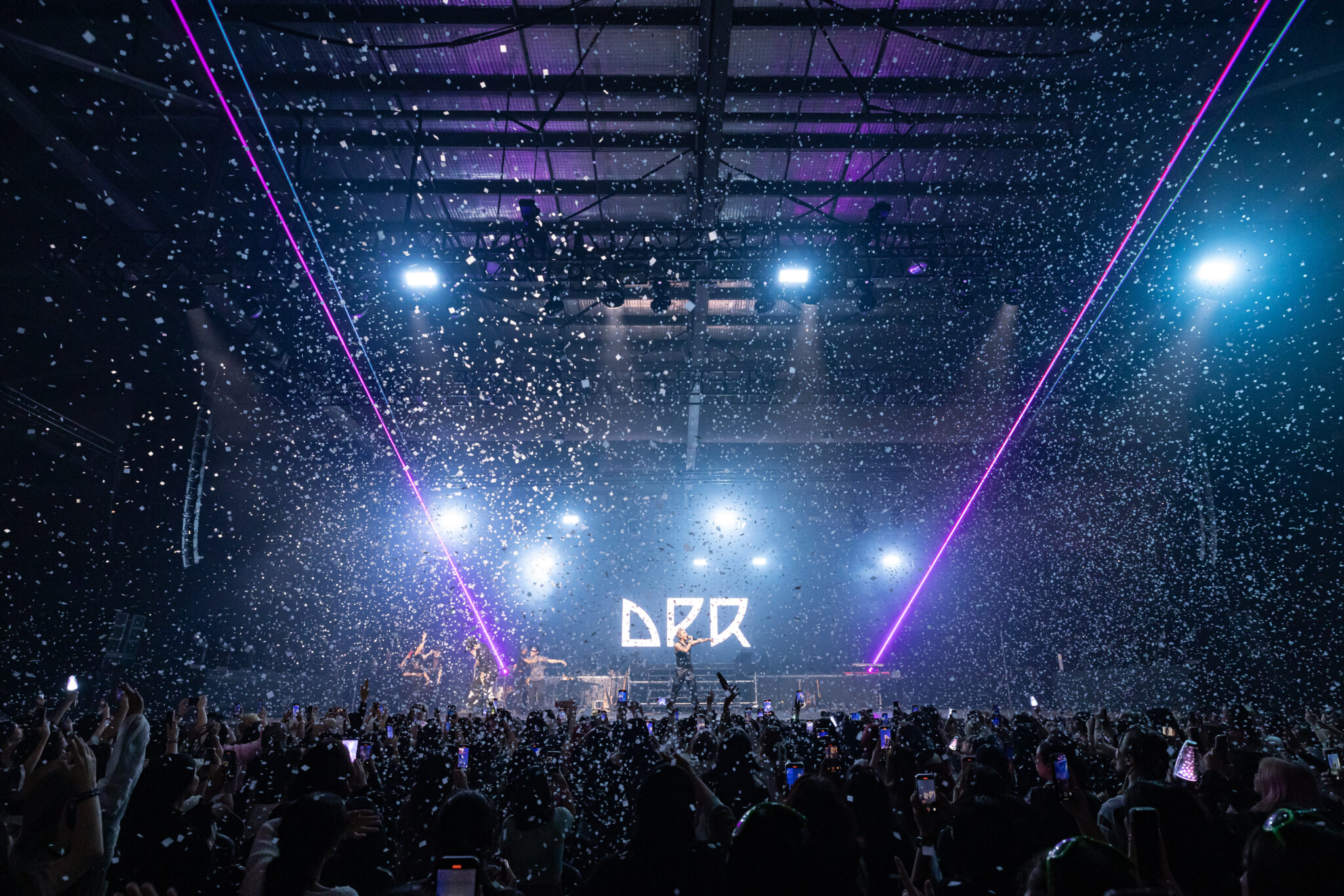 [SINGAPORE] DPR set the Stage Ablaze with Dazzling Lights and Sounds ...