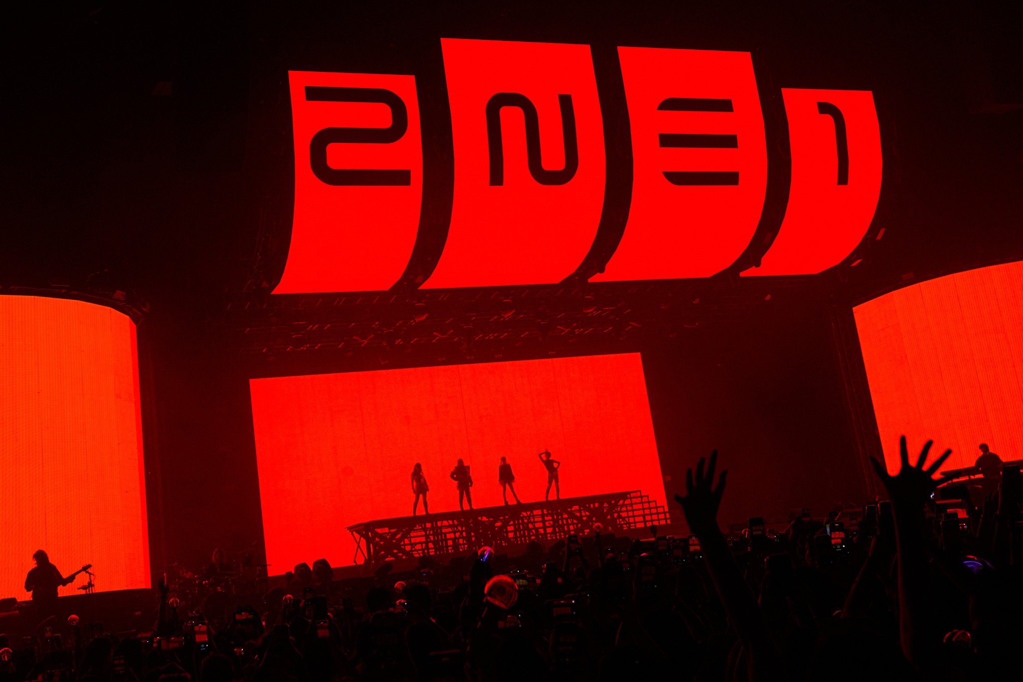 [SINGAPORE] 2NE1 Says “Welcome Back” to Longtime Fans at Asia Tour ...