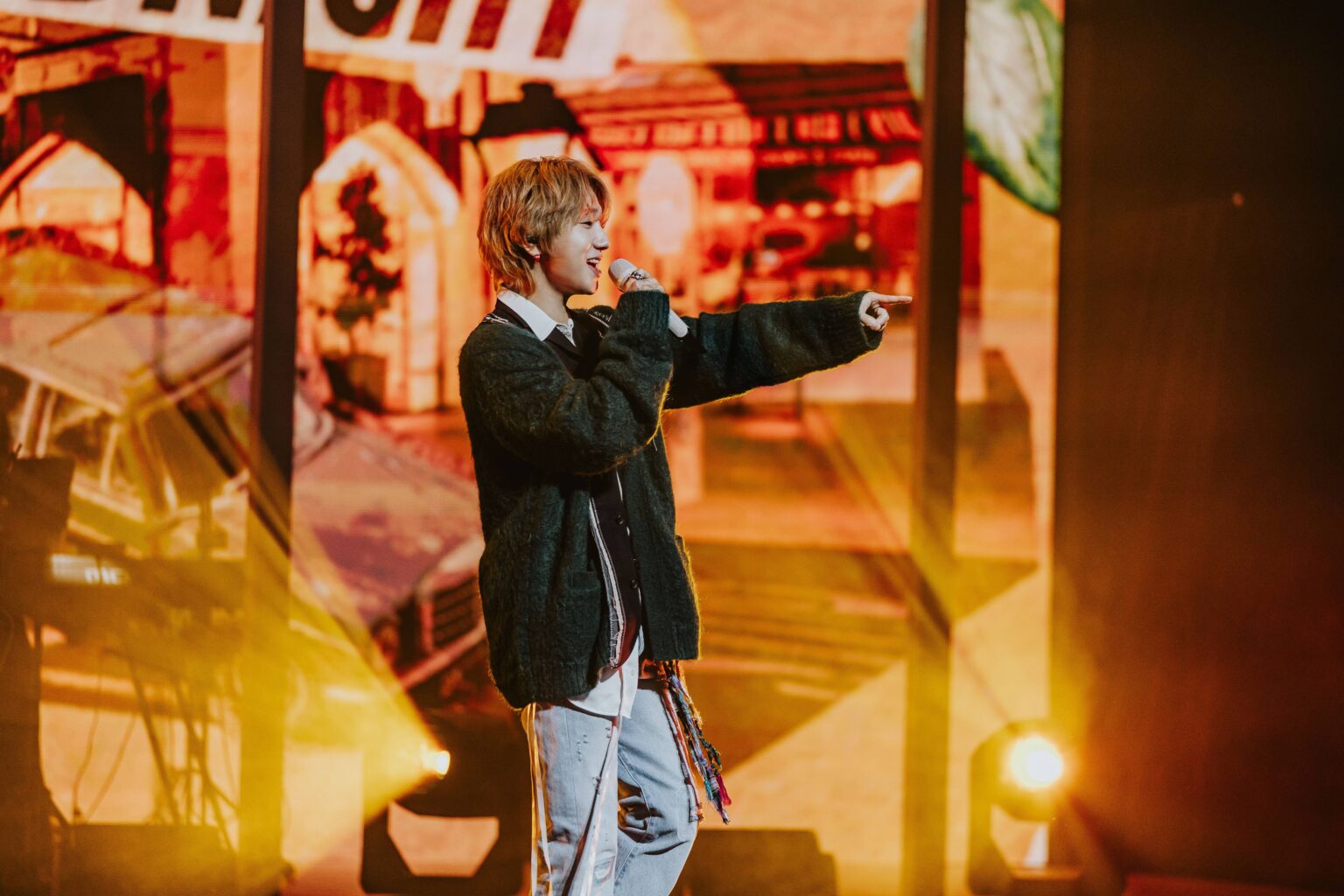 [SINGAPORE] YESUNG Swoons Fans At The 2025 [It’s Complicated] Concert ...